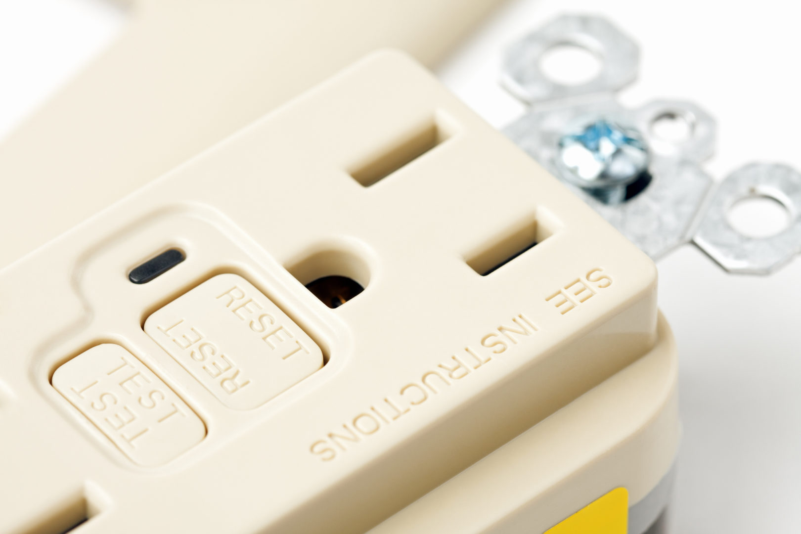 How to Troubleshoot Common GFCI Outlet Issues in Florida - Kazar’s Electric